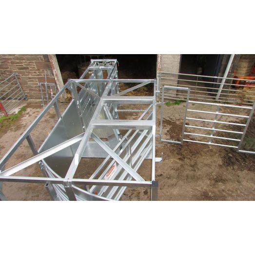 Buy Ritchie Galvanised Portable Stock Cube from £8,677.20